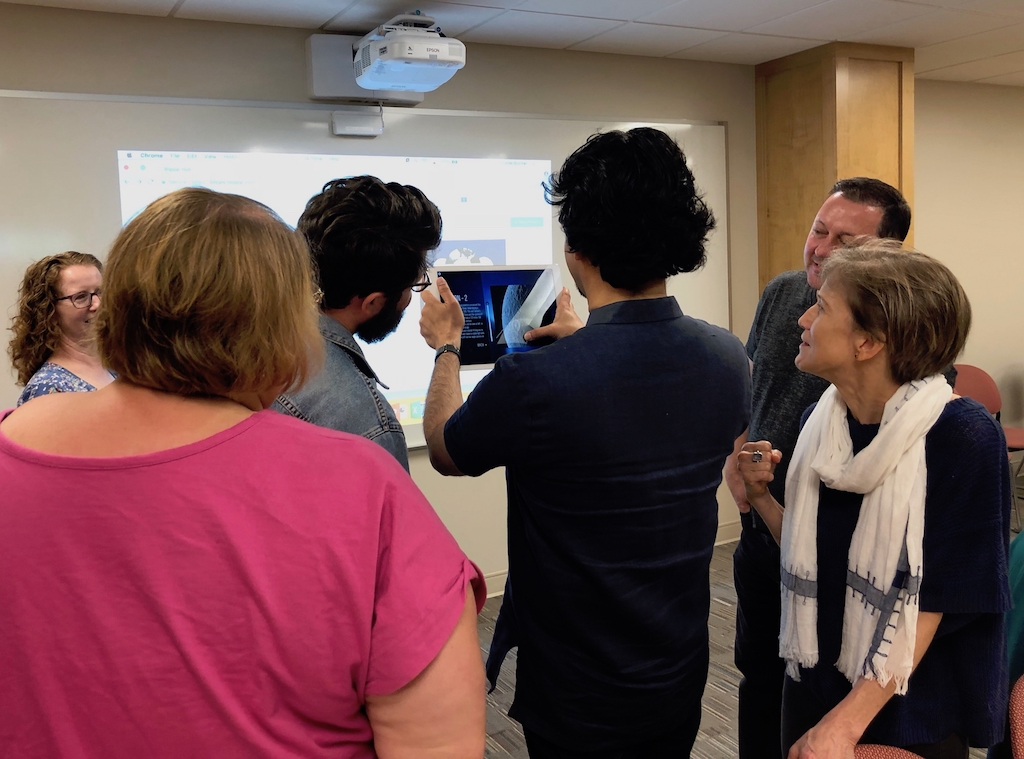 Amyaz-iPad – Technology@Wooster